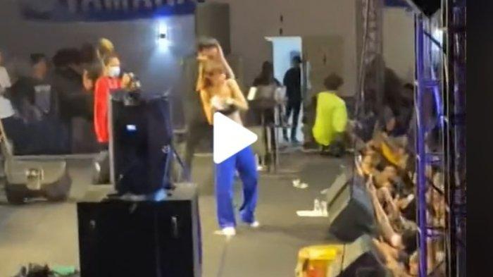 Video Viral di TikTok Widy Vierra 42 Detik Buka Baju dan Hanya Kenakan ...