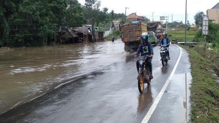 Banjir di Jalintim Palembang-Betung, Sopir Angdes: Kalau Banjir, Jangan Hanya Diatur Pagi Saja ...