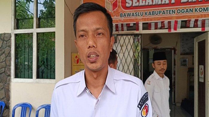Banyak Baleho Calon Kepala Daerah di Pohon, Bawaslu OKI Akui Belum Bisa Ambil Tindakan ...