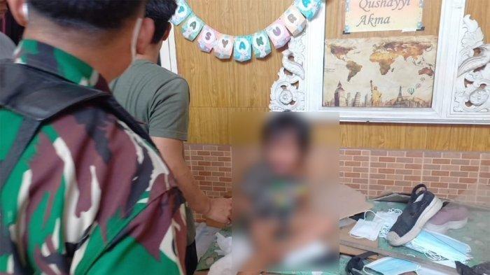 Beredar Foto A, Saat Pertama Ditemukan Hidup Bareng Jasad Ayah dan Adiknya di Koja, Nangis ...