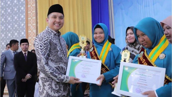 Bupati Panca Apresiasi Santri Raudhatul Ulum Di Wisuda Akbar Tahun 2024 ...