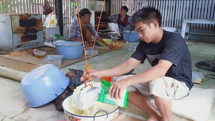 Cara Membuat dan Bahan Bolu Cupu Kayuagung OKI, Dijamin Lembut dan ...