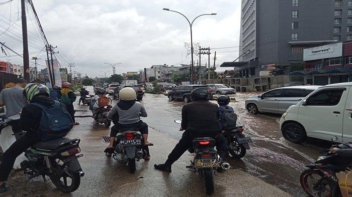 6 Cara Mengatasi Motor yang Terendam Banjir, Ingat Jangan Lakukan Hal ini - Tribunsumsel.com