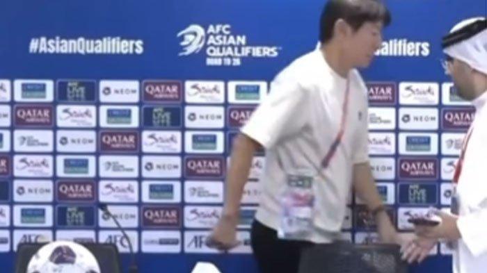 Detik-detik Shin Tae Yong Tolak Salaman dengan Staf Bahrain, Kecewa Indonesia Batal Menang ...