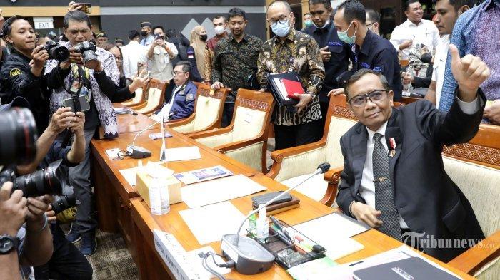 Dihujani Interupsi, Mahfud MD Sindir Anggota DPR Galak Saat Rapat Tapi Makelar Kasus di Belakang ...
