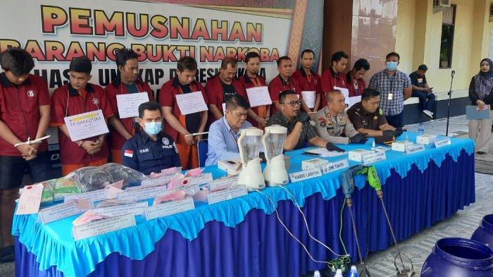 Tangkap 17 Kurir, Polda Sumsel Musnahkan BB 11,7 Kg Sabu dan 1.317 Butir Ekstasi - Tribunsumsel.com