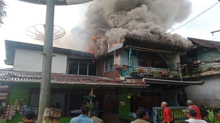Dua Rumah di Belakang Obak Pagar Alam Hangus Terbakar, Diduga Karena Korsleting Listrik ...