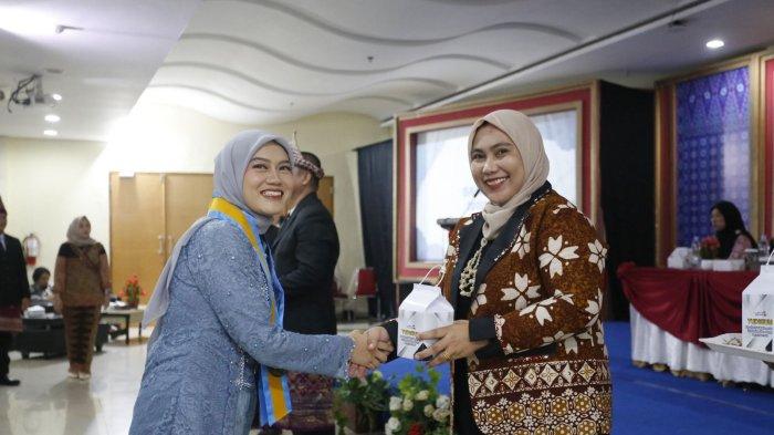 Fakultas Sosial Humaniora Universitas Bina Darma Palembang Gelar Yudisium - Tribunsumsel.com