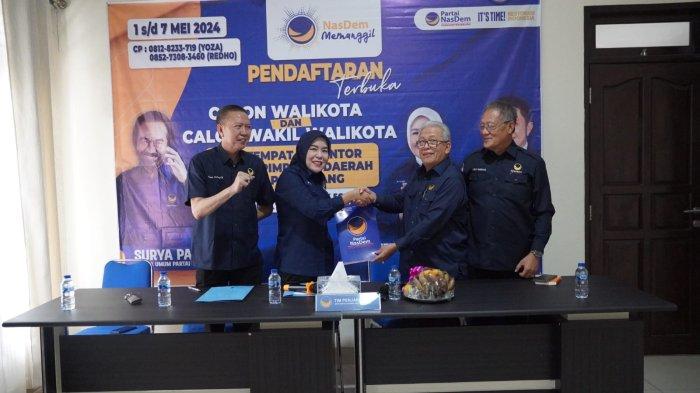 Fitrianti Agustinda Tetap Ambil Formulir Balon Wako Palembang 2024 di ...
