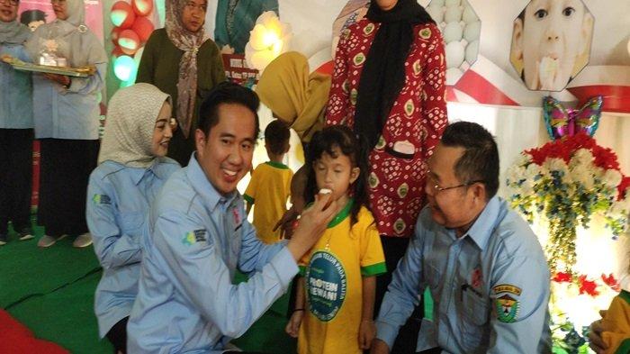 Ribuan Balita Serentak Makan Telur di Muaraenim, Gerakkan Gemar Makan Telur - Tribunsumsel.com