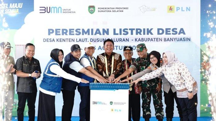 30 Tahun Menanti, Akhirnya Dusun Saluran Dialiri Listrik - Tribunsumsel.com 30 Tahun Menanti, Akhirnya Dusun Saluran Dialiri Listrik - Tribunsumsel.com