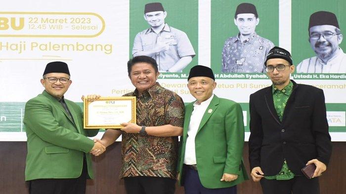 Herman Deru Dapat Penghargaan Tokoh Terbaik dari DPP PUI - Tribunsumsel.com