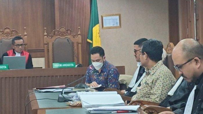 Tangis Penyesalan Jaksa yang Tilap Uang Korban Kasus Robot Trading Rp11 ...