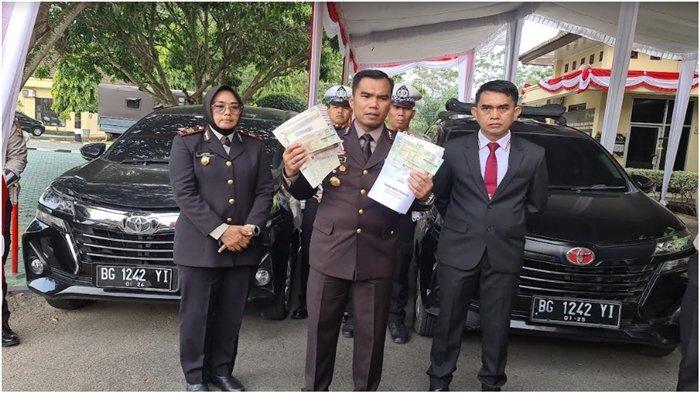 Viral Plat Mobil Ganda di OKU Timur, Polisi Amankan 2 Kendraan, Dalami Kasus Pemalsuan TNKB ...