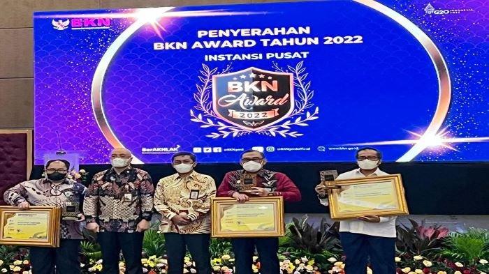 Kemenkumham Kembali Raih dua Penghargaan BKN Award 2022 - Halaman all - Tribunsumsel.com