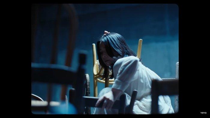 Lirik Lagu My Love Mine All Mine - Mitski, Moon a Hole of Light, Viral ...