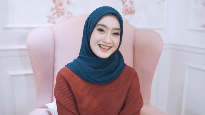 Lirik Lagu Sayunk I Love You - Chombi Viral di Tiktok, Kenapa Awak Tak ...