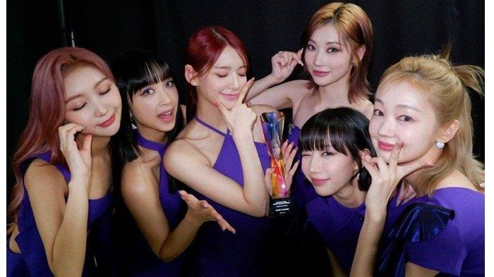 Lirik dan Arti Lagu Starlight - Secret Number, Trending Musik No 1 ...