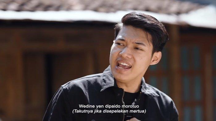 Lirik dan Terjemahan Lagu Nganggur- Masdddho : Pancene Mung ...