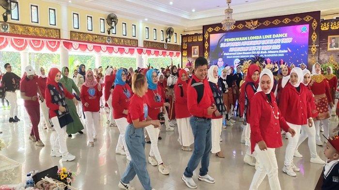 Kaffah Buka Lomba Line Dance, Meriahkan HUT RI ke-78 - Tribunsumsel.com