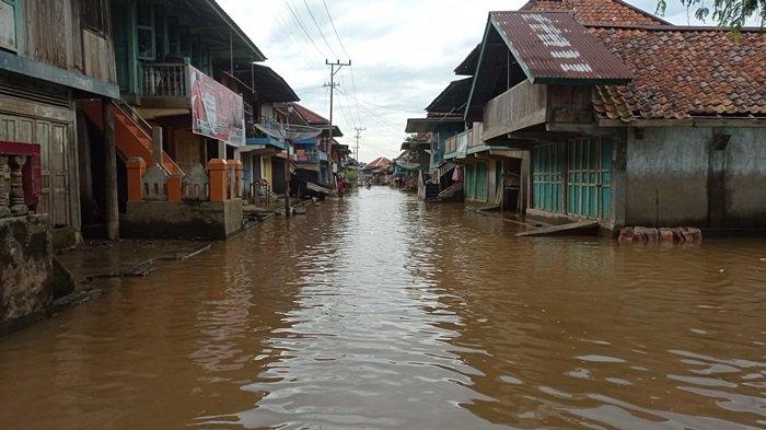 Sungai Rawas Kembali Meluap, Banjir Mulai Rendam di Kecamatan Rawas Ilir - Tribunsumsel.com