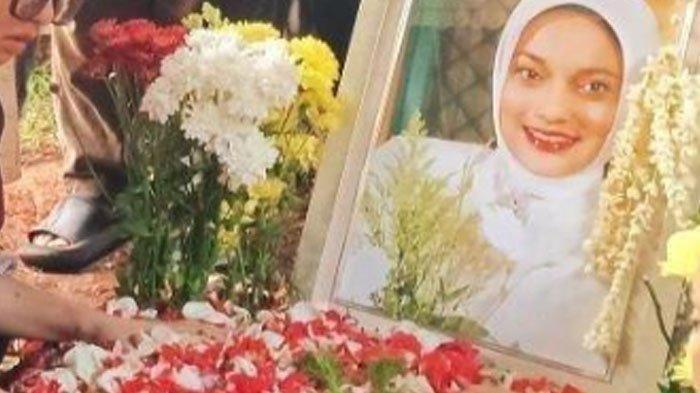 Cerita Bella Fawzi, Marissa Haque Meninggal Setelah Baca Al Quran ...