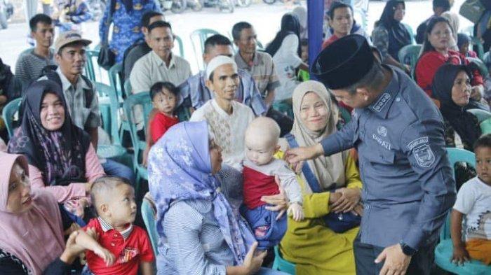 Pj Bupati Empat Lawang Salurkan Bantuan Paket Makanan untuk Masyarakat ... Pj Bupati Empat Lawang Salurkan Bantuan Paket Makanan untuk Masyarakat ...
