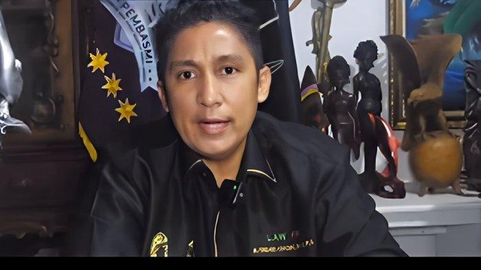'Cara Kampungan' Respons Santai Firdaus Oiwobo usai Ditantang Tinju ... 'Cara Kampungan' Respons Santai Firdaus Oiwobo usai Ditantang Tinju ...