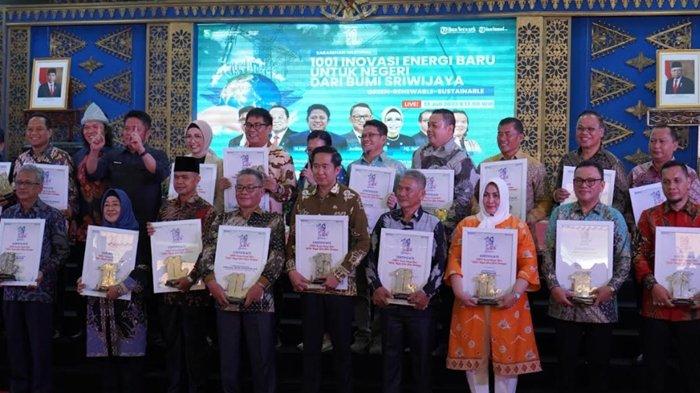 Miliki Inovasi Energi Baru, Bupati OKU Timur, Enos Terima Penghargaan ...
