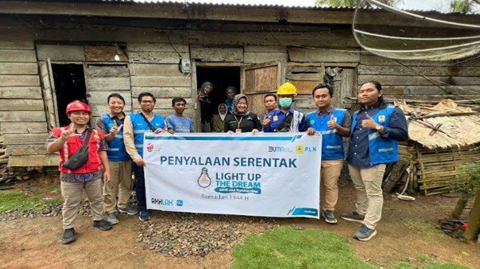 PLN Hadirkan Program Light Up The Dream, Sentuh Desa Tebat Kubu Bengkulu Selatan - Tribunsumsel.com