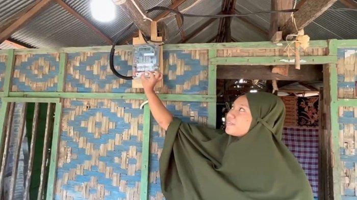 PLN Sambung Listrik Gratis ke 3.861 Keluarga Kurang Mampu di Sulsel, Waris Senang - Tribunsumsel.com
