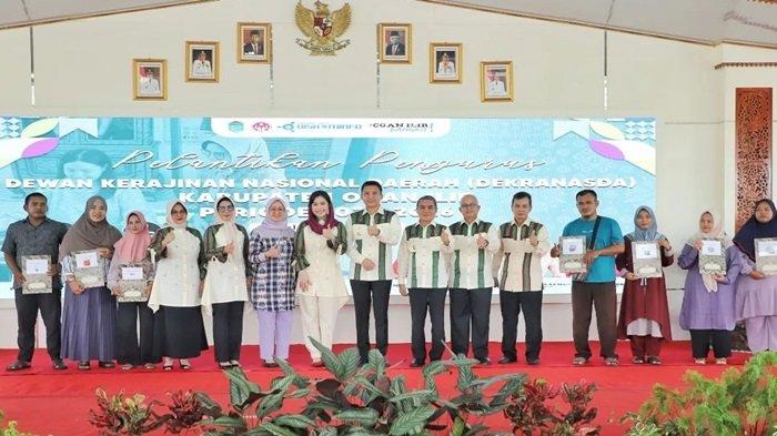 Bupati Panca Instruksikan ASN Pemkab OI Pakai Kain Gebeng Setiap Kamis ...