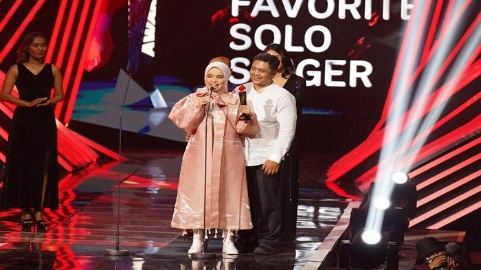 Putri Ariani Sabet Favorite Solo Singer di Telkomsel Award 2023 ...