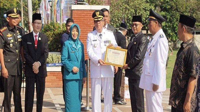 HUT Kabupaten Muara Enim Ke-77, Pj. Bupati Ajak Masyarakat Optimisme ... HUT Kabupaten Muara Enim Ke-77, Pj. Bupati Ajak Masyarakat Optimisme ...