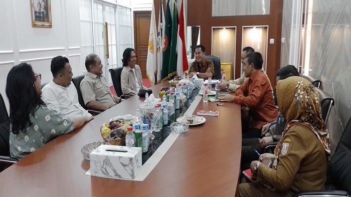Pimpinan Tribun Sumsel dan Sripo Silahturahmi Dengan Bupati Banyuasin ...