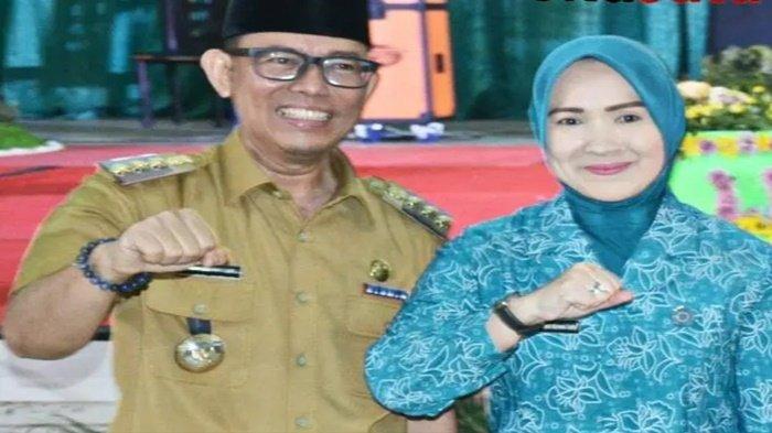 Pj Bupati OKU Teddy Meilwansyah Bersama Istri Bakal Nyoblos di TPS 15 Sukaraya - Tribunsumsel.com