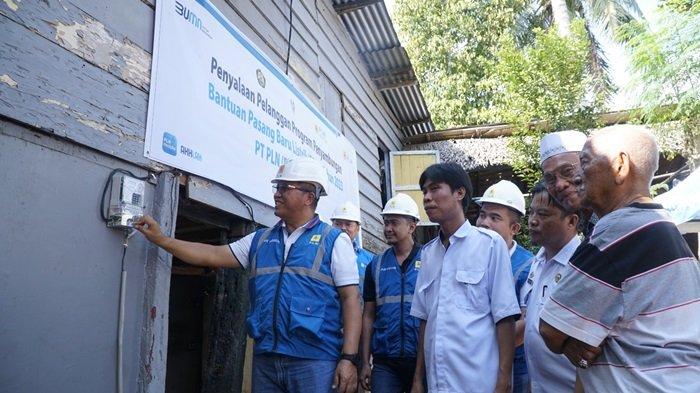 5500 Warga Kurang Mampu di S2JB Bakal Dapat Sambungan Listrik Gratis - Tribunsumsel.com