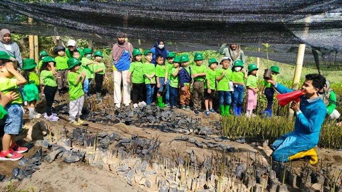 Cerianya Anak-Anak Kiddie Land Nikmati Program Edu-Ecotourism PLN ...