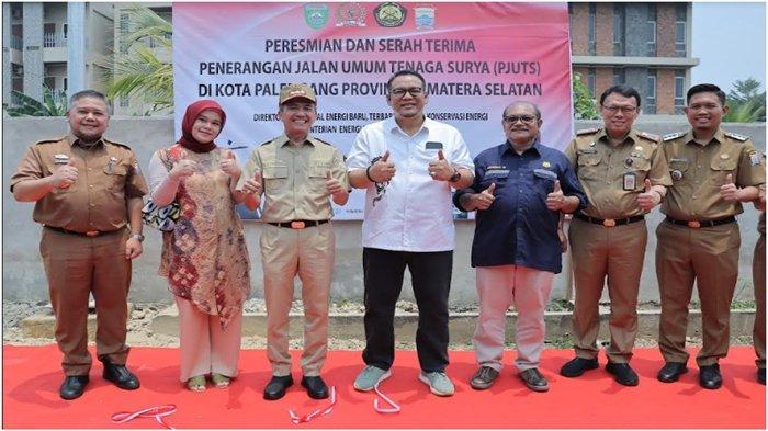 Ratu Dewa-Yulian Gunhar Terlihat 'Mesra', Sinyal PDIP Usung di Pilkada Palembang 2024 ...