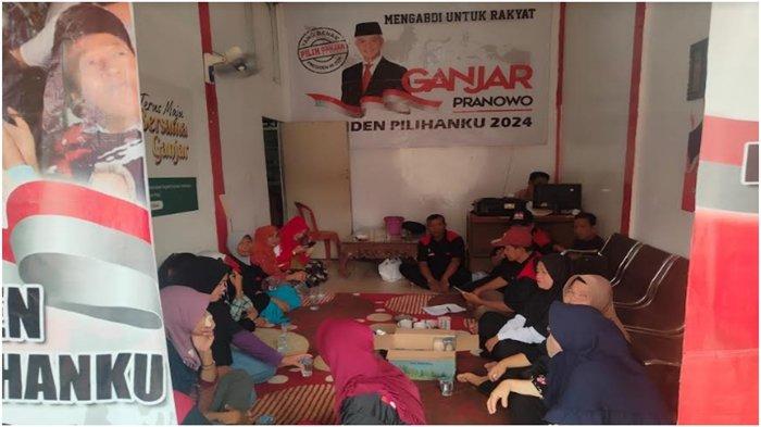 Emak-emak dan Relawan di Banyuasin Siap Menangkan Ganjar Pranowo Presiden 2024 - Tribunsumsel.com