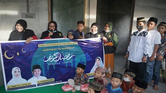 Sasha Herman Deru Berbagai Dengan Rumah Cinta Dhuafa dan Yatim Piatu ...