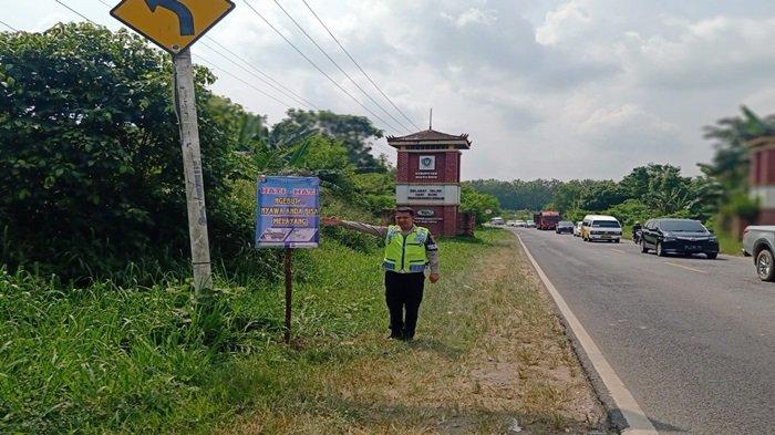 Satlantas Polres OI Pasang 1000 Spanduk Imbauan Kamseltibcar Lantas ... Satlantas Polres OI Pasang 1000 Spanduk Imbauan Kamseltibcar Lantas ...