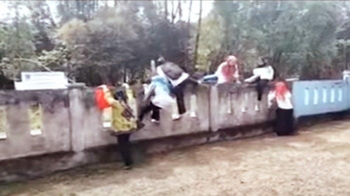 Viral Guru dan Siswa Lompat Pagar, Disdik Sumsel Respon Sengketa Tanah ...