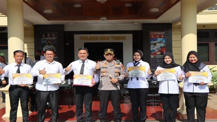 Sijadah Hantarkan Kasat Intelkam Raih Penghargaan dari Ketua DPRD OKU ...