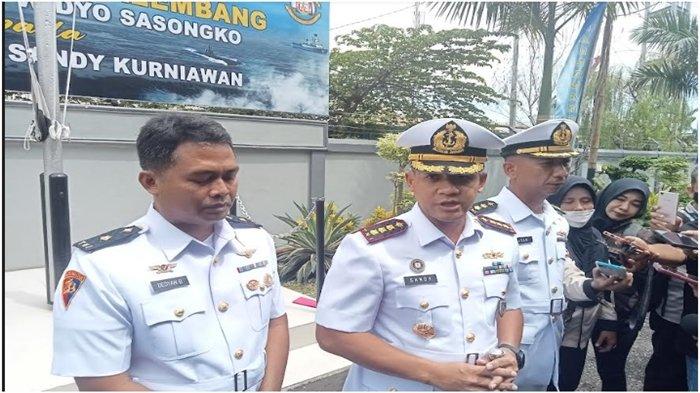 Sosok Danlanal Palembang Kolonel Laut Sandy Kurniawan, Pernah Pimpin ...
