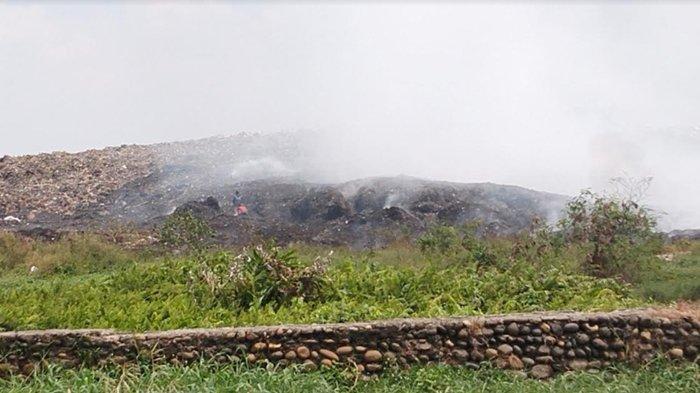 TPA Sukawinatan Kembali Terbakar, Sudah Dua Hari Diselimuti Asap Tebal, Pemadaman Terkendala ...