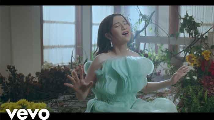 Lirik dan Chord Lagu Tak Segampang Itu Ku Mencari Penggantimu Viral di ...