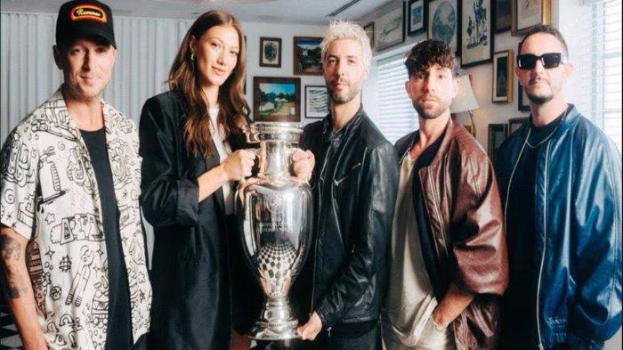 Terjemahan Lirik Lagu Fire - Meduza, One Republic & Leony, Singel Resmi ...