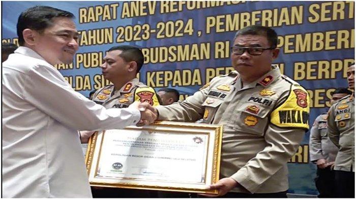Polres OKU Selatan Terima Penghargaan Ombudsman, Kepatuhan Penyelenggaraan Pelayanan Publik 2023 ...