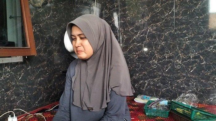 Tangis Yoeka Teman Nia Ungkap Janji Terakhir Gadis Penjual Gorengan Sebelum Tewas di Padang ...